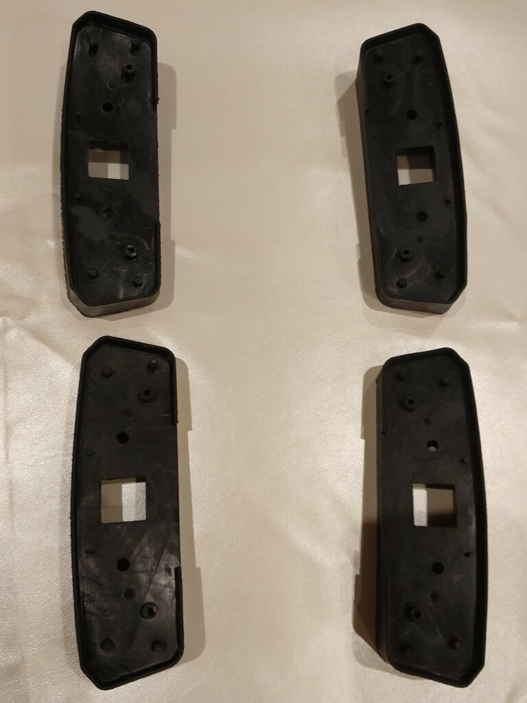 Raising Pads For Fixed Mounting Point Rack - racktrip.com